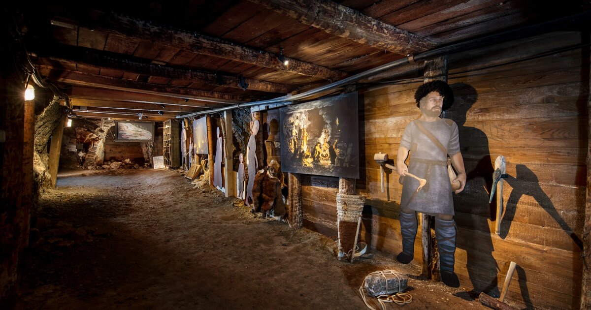 7000 years of salt history, high above the rooftops of Hallstatt